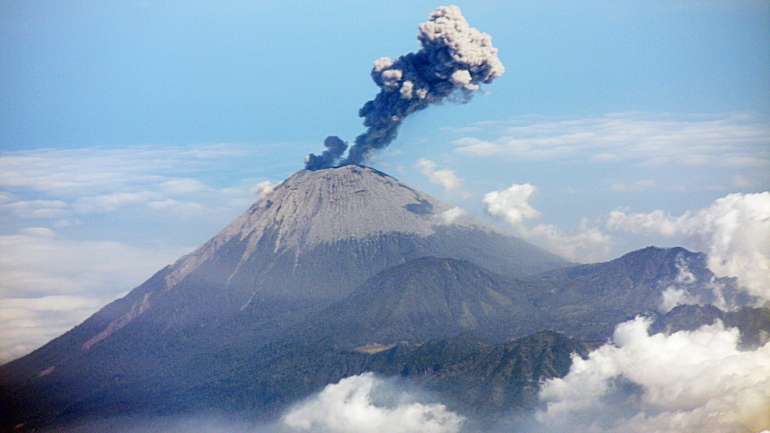 ‘Fizzy pop’ process reveals copper-rich volcanoes | News | University ...