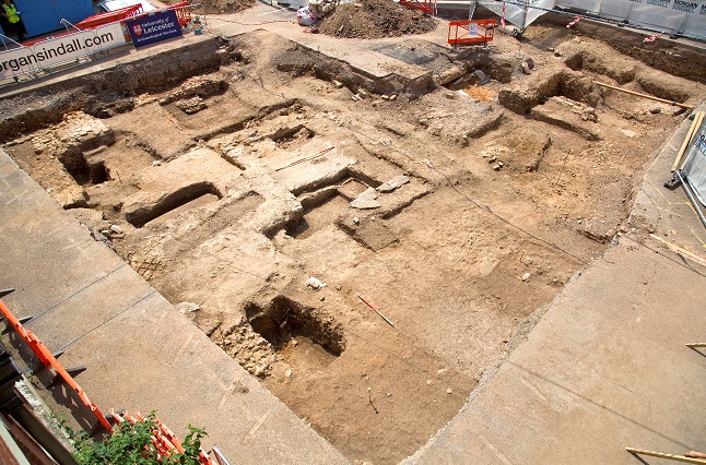 Film footage offers unique insight into Richard III burial site dig ...