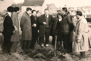 Plaque to mark Barwell Christmas Eve meteorite unveiled | News ...