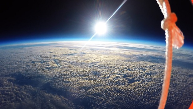 Students film breathtaking images of Earth using high altitude weather ...
