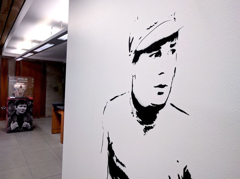 Renowned street artist creates ghostimage of famous playwright Joe ...
