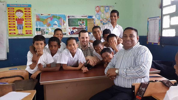 Universitys English Language Teaching Unit represented at Panama Bilingue Congress | News ...